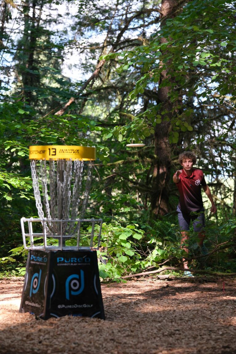 Scoggins Putts Lights Out at 2024 Beaver State Fling - Innova Disc Golf